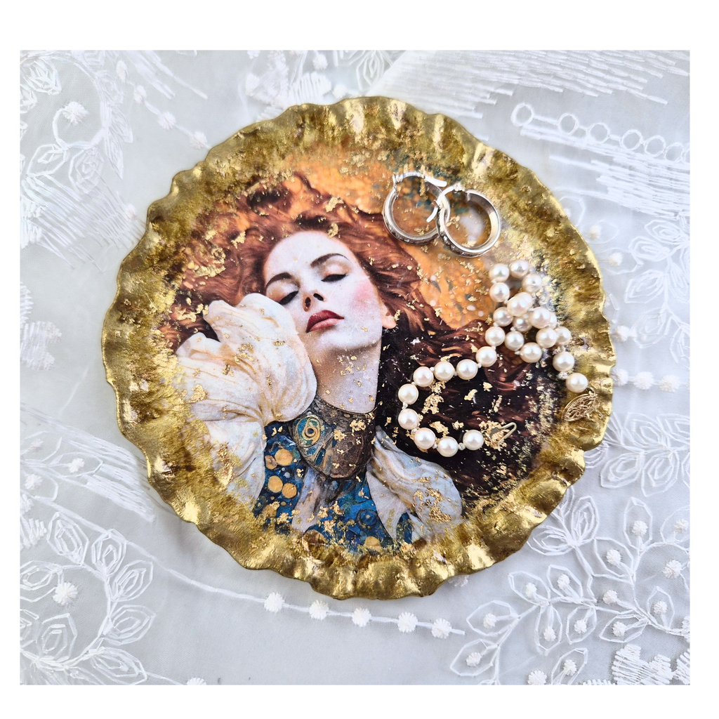 A Tiny Dish That Feels Like an Antique – Decoupage Napkins.Com